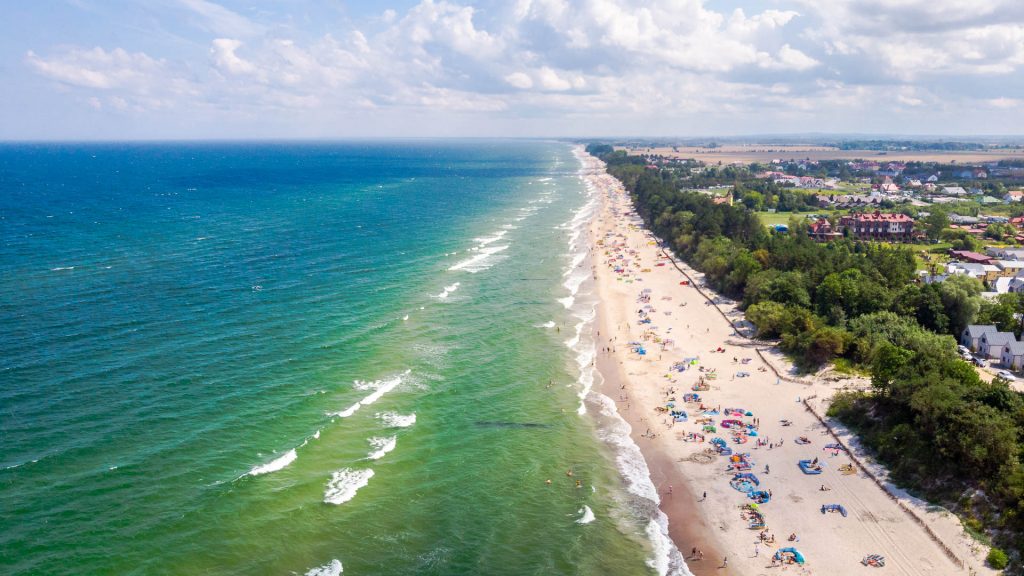 Sarbinowo domki nad morzem, które warto odwiedzić - Blog Noclegi.pl